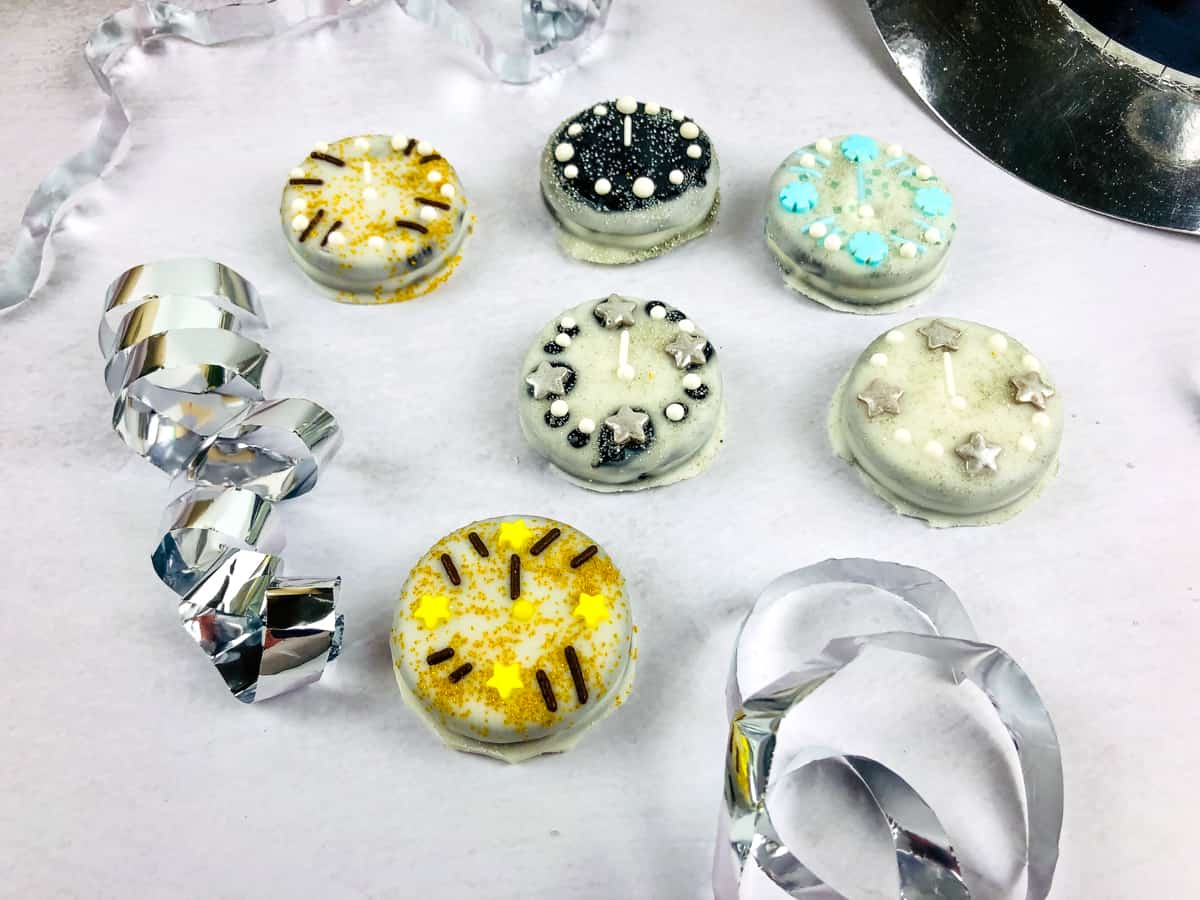 Decorated New Year's Eve Cookies - Cook What You Love