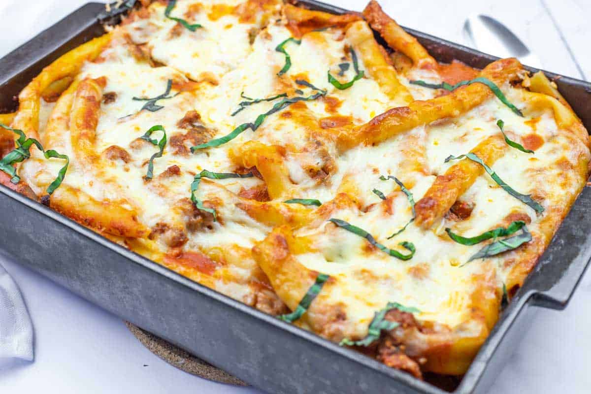 25 Potluck Dishes That Feed a Crowd, Travel Well, and Always Come Back ...