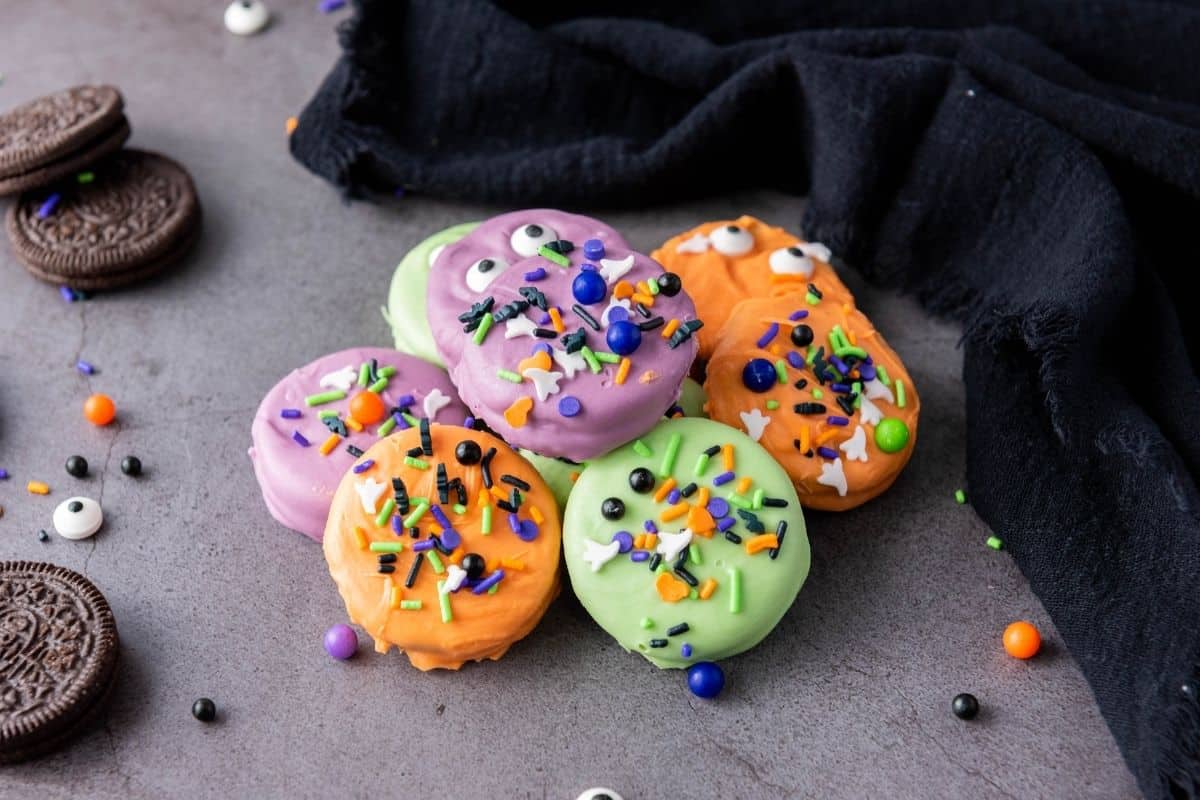 These 35 Halloween Party Plates Make Every Gathering Feel Like a ...